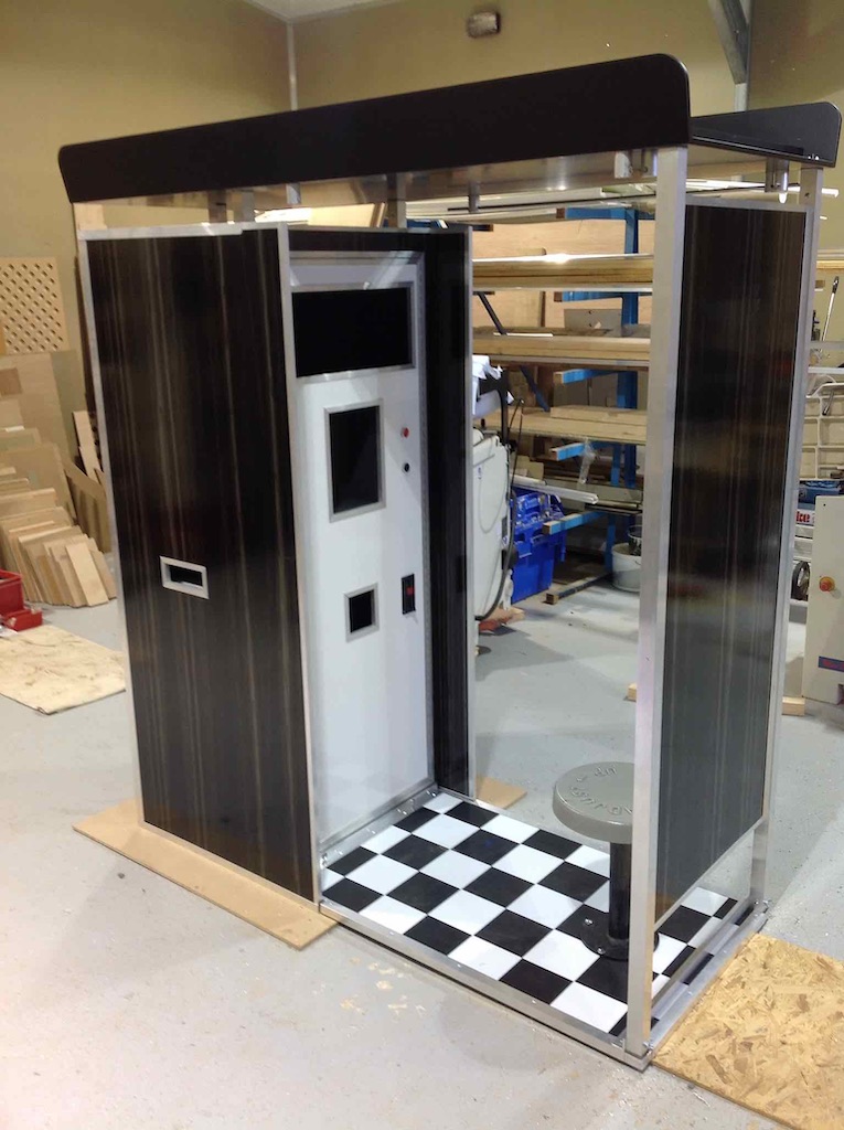 What do you Get When you Buy a Photo Booth? - Retro-Me